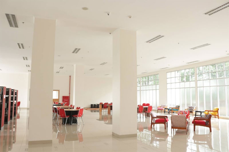 5 Universitas di Bandung untuk Peminat Jurusan Teknik - UNJKita.com